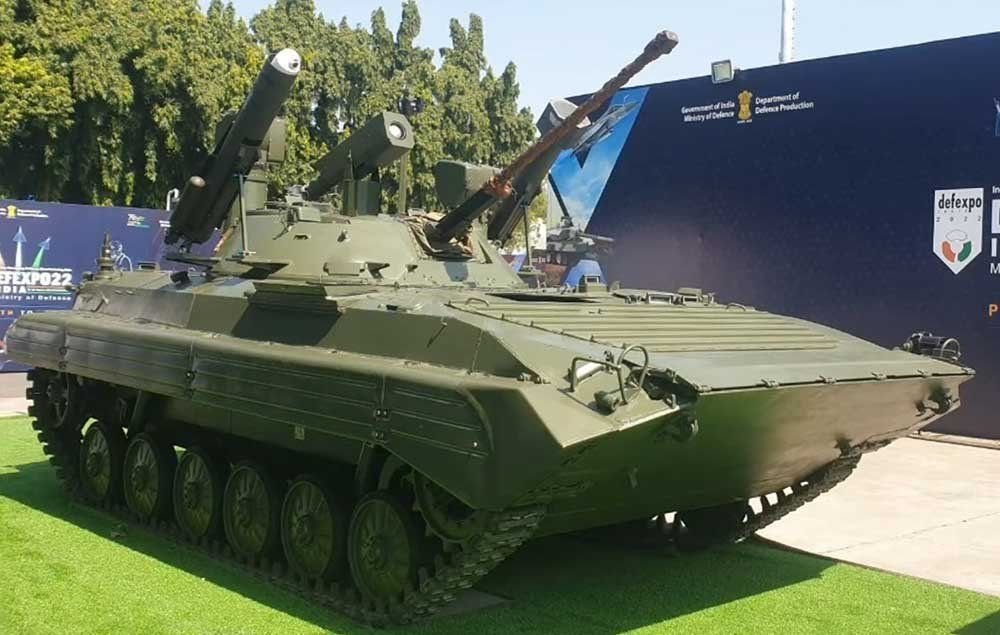 БМП-2М вооружили новыми ракетами и дроном-камикадзе | Только хорошие ...